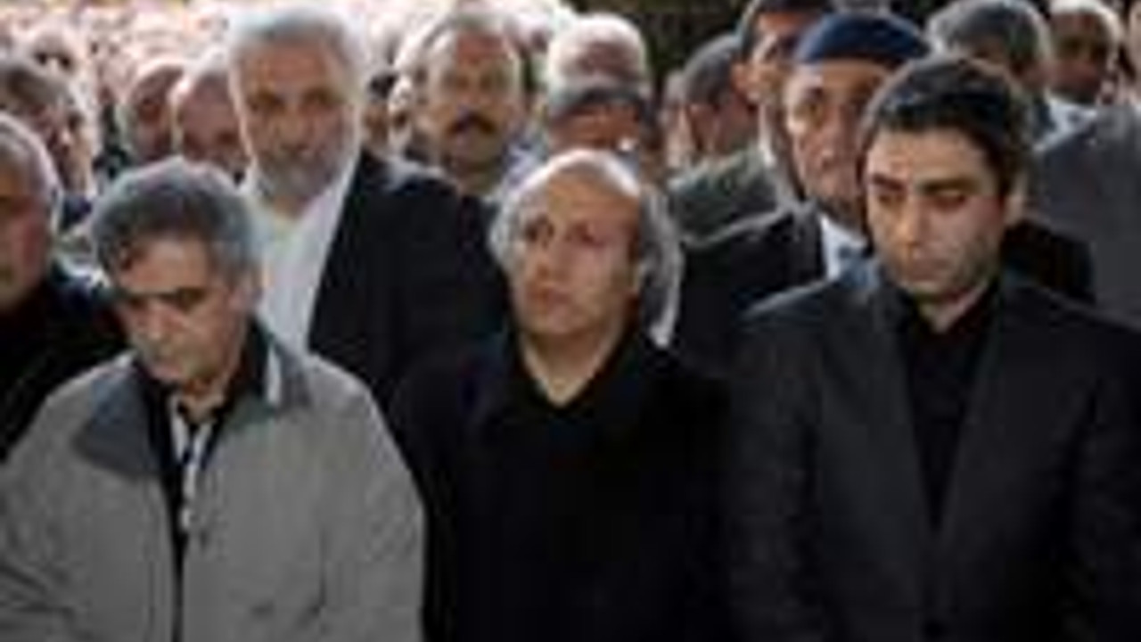 Ömer Lütfi Mete defnedildi | Güncel