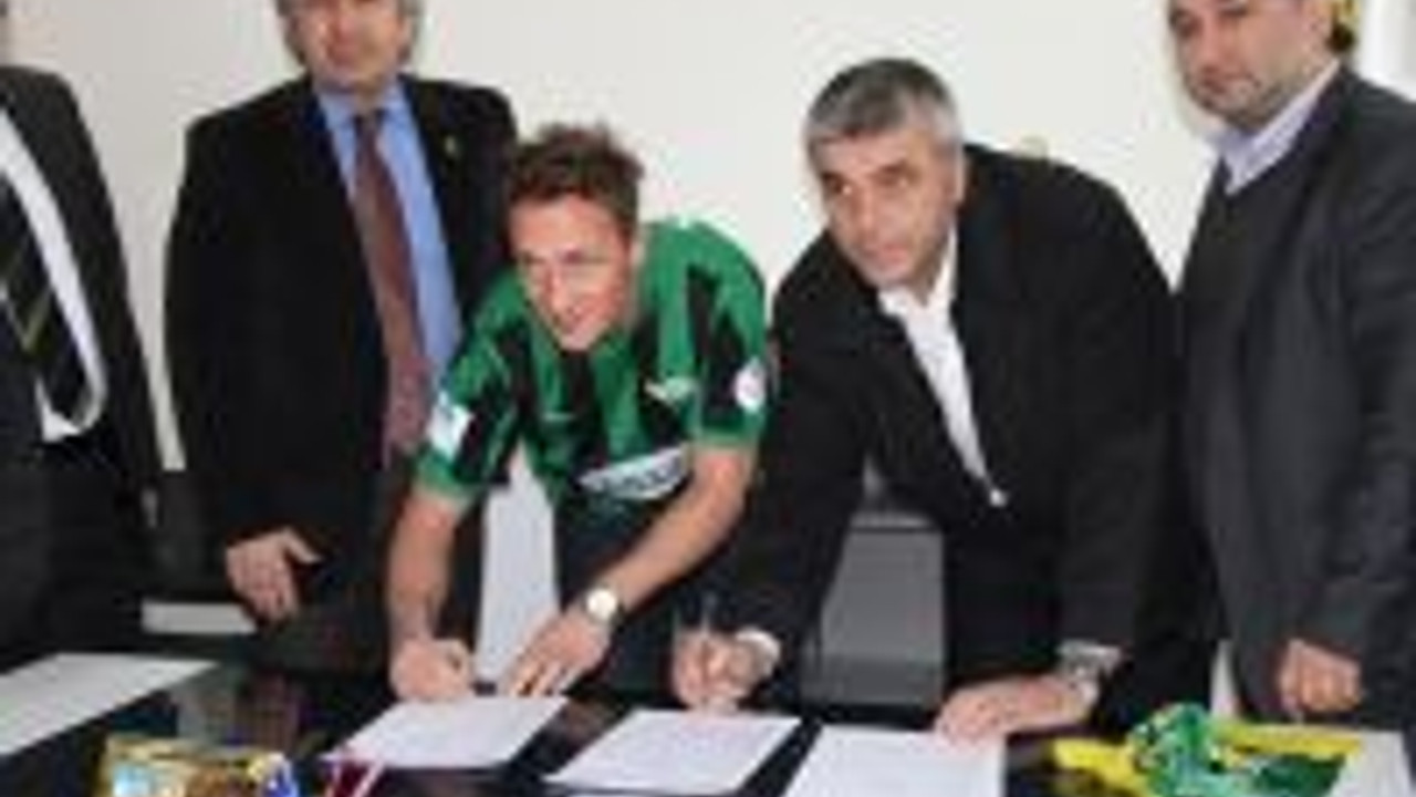 Akhisar Belediyespor, Deneyimli Oyuncu Ahmet Cebe İle Anlaştı | Güncel