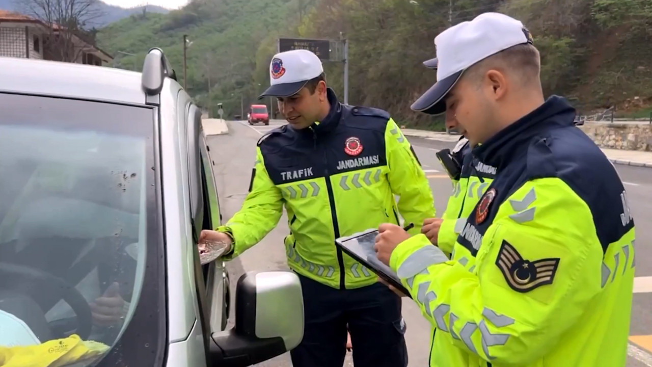 Araç sahiplerini isyan ettiren trafik cezası yağmuru, AK Parti'nin ...