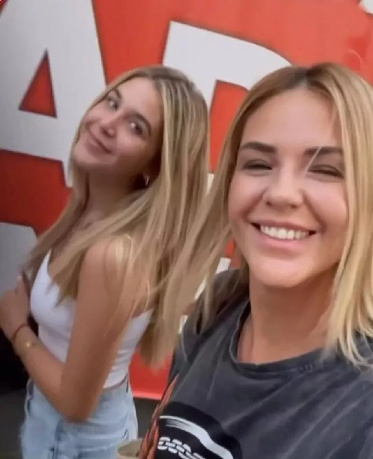 Emine Ün'ün kızıyla olan pozuna yorum yağdı: Hangisi sensin? | Magazin