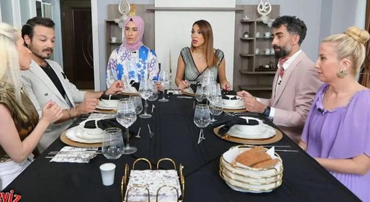 Herkes merak ediyordu: Yemekteyiz yarışmasının dış sesi bakın kim çıktı ... Herkes merak ediyordu: Yemekteyiz yarışmasının dış sesi bakın kim çıktı ...