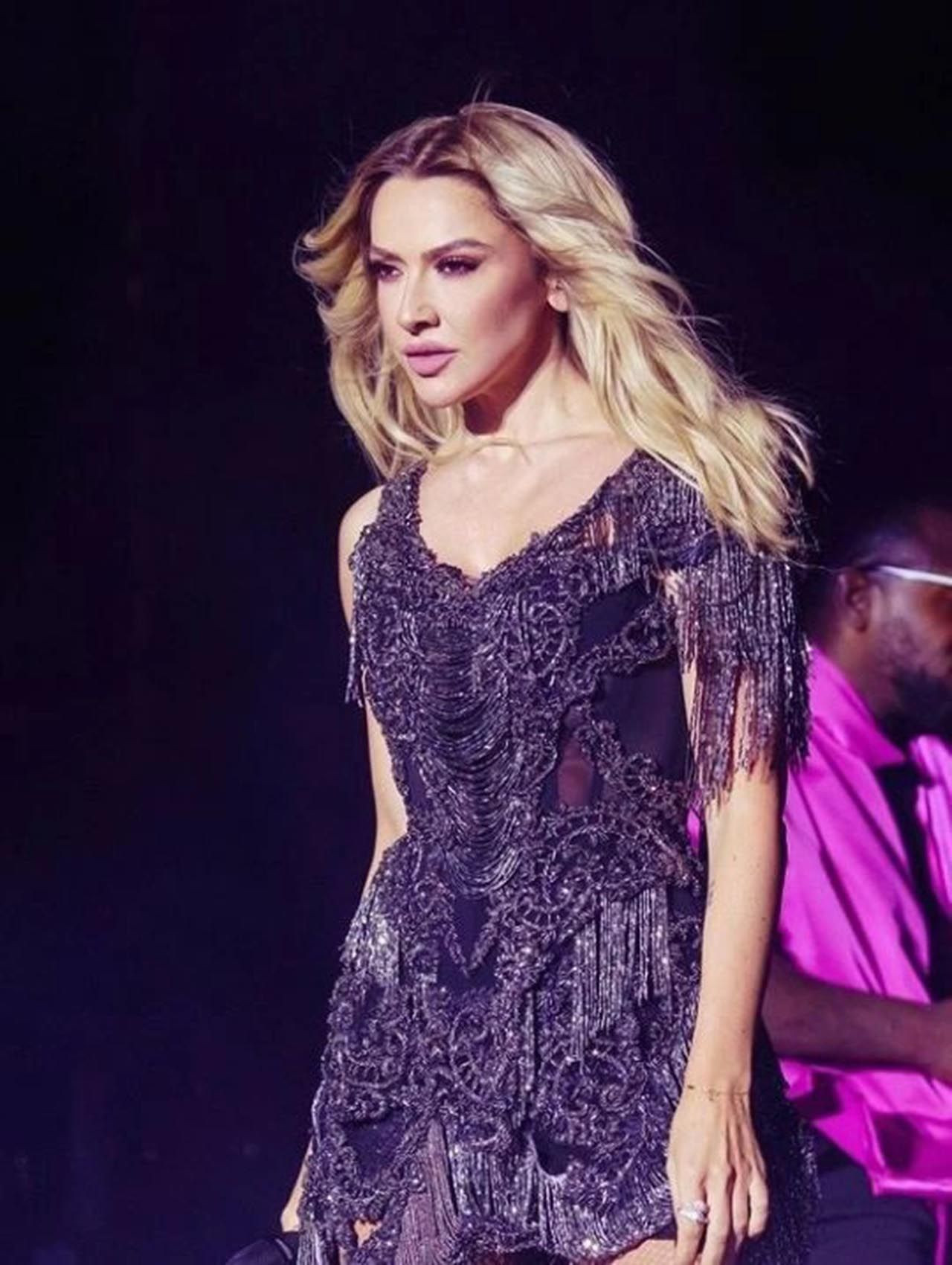 Hadise göğüs dekolteli pozlarıyla Instagram'ı yaktı geçti - Haber3