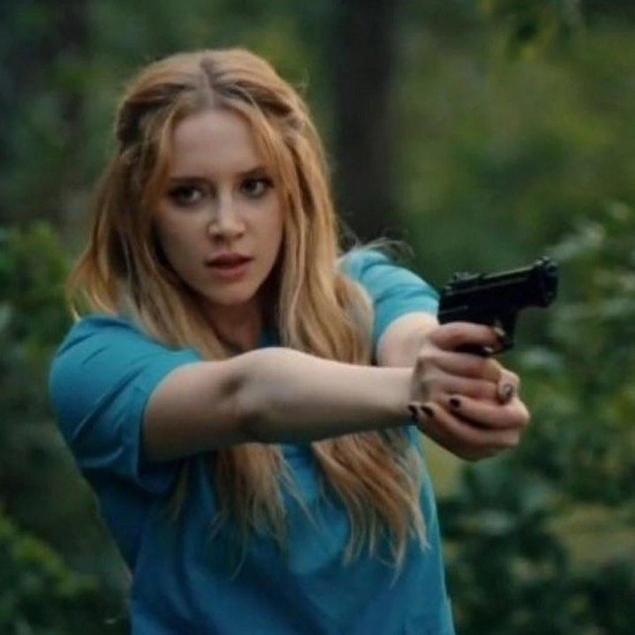 Hayal Köseoğlu iç çamaşırsız pozlarıyla nefes kesti - Haber3