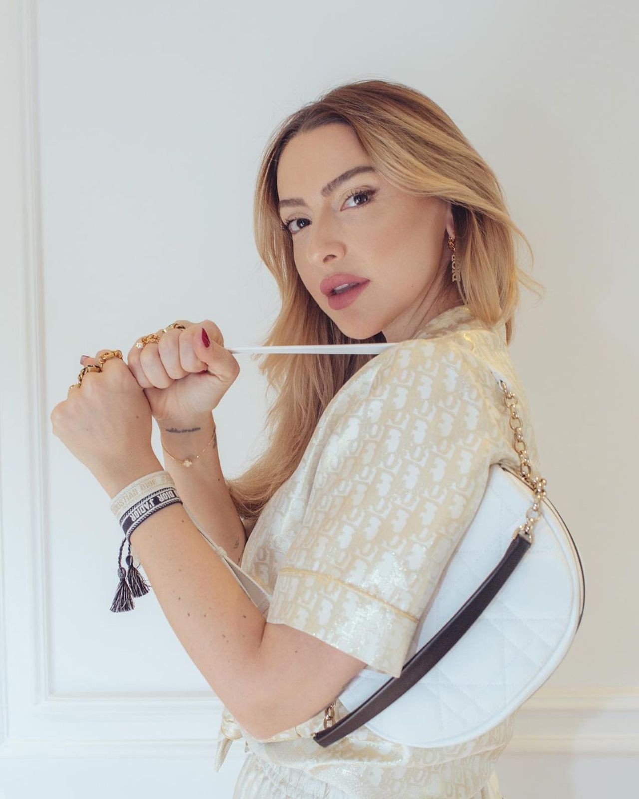 Hadise yazı geri getirdi; bikinili paylaşımı olay oldu - Haber3