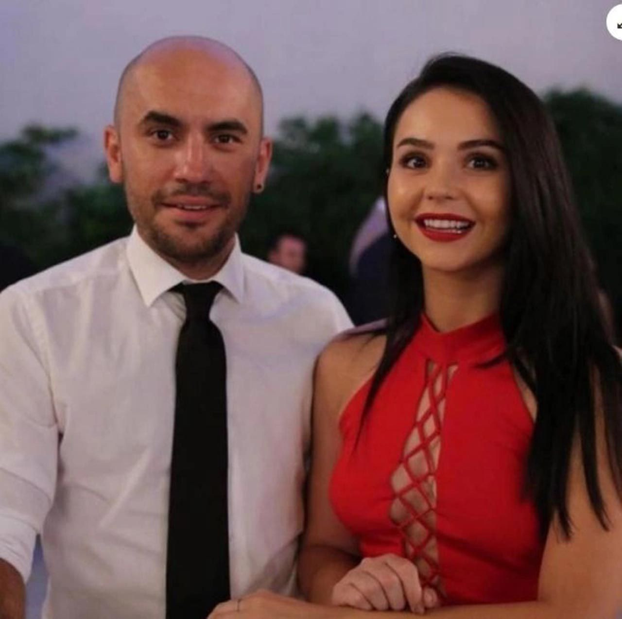 Güldür Güldür oyuncusu Giray Altınok'un eşi güzelliğiyle dikkat çekti ...