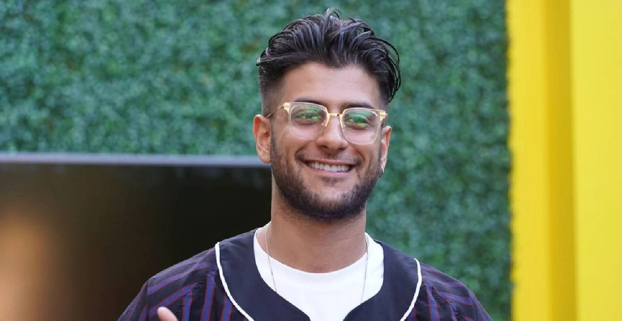 Reynmen'in sevgilisi Emire Cansu Kurtaran'ın iddialı pozları olay oldu ...