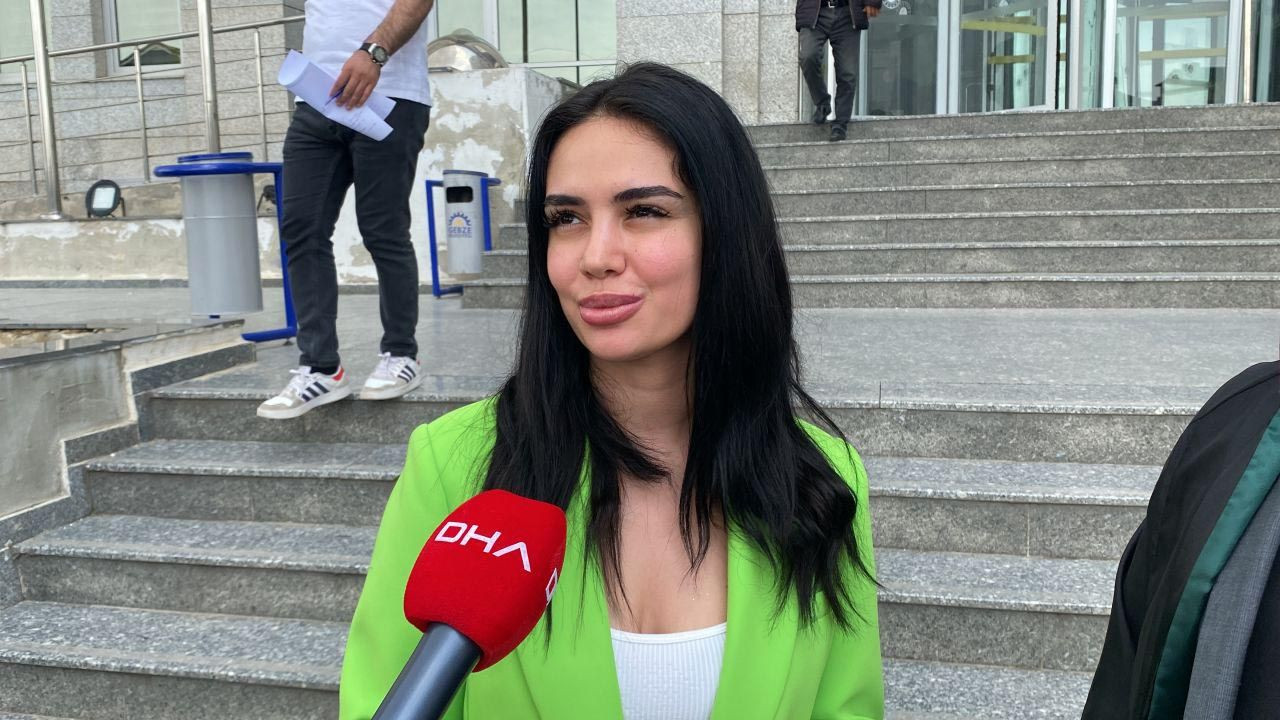 Ece Ronay tek celsede boşandı - Haber3